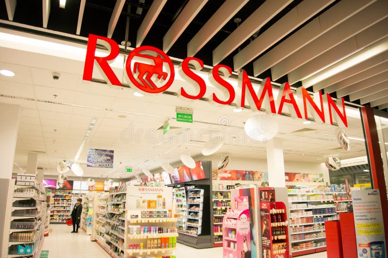 Der Eintritt in Die Rossmann-Drogerie-Shop in Ostrava Mit Rotem Banner ...