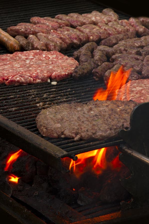 Leskovacki Cevapi U Lepinji Enlaces De Carne De Res a La Parrilla ...