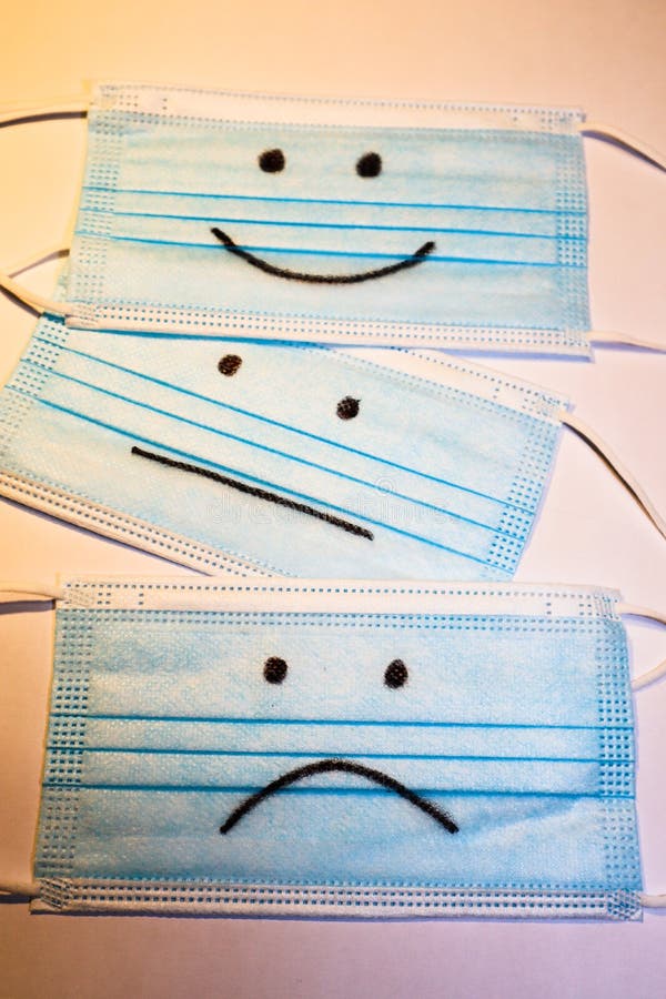 Rostro Médico De Virus Máscaras Con Caras Sonrientes Felices E ... Rostro Médico De Virus Máscaras Con Caras Sonrientes Felices E ...