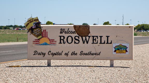 Roswell - Welcome sign editorial image. Image of trek - 26054690