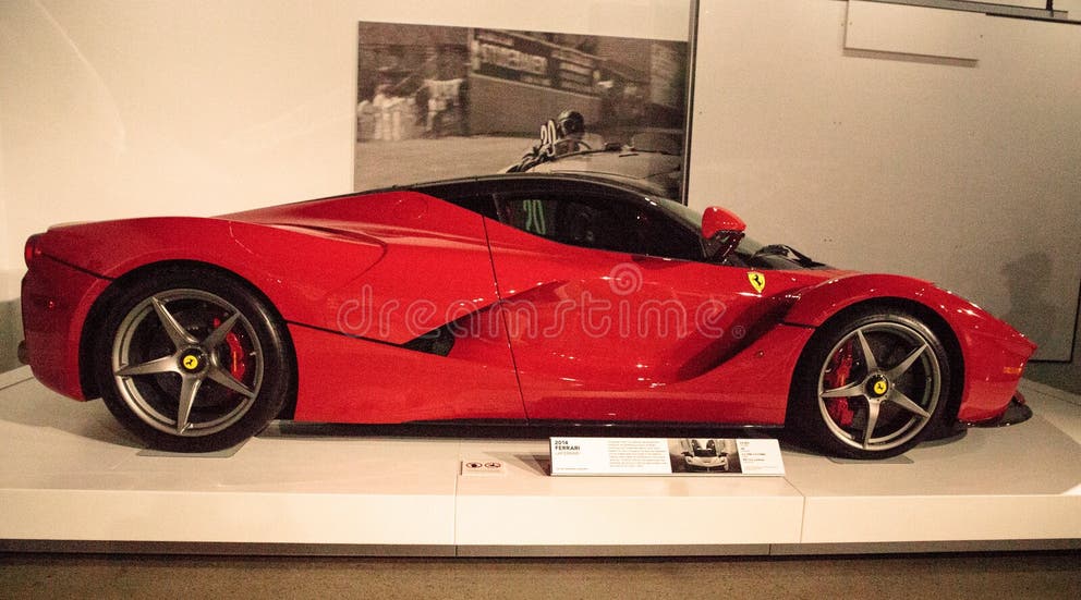 Rot Ferrari 2014 Laferrari redaktionelles stockfoto. Bild von automobil ...