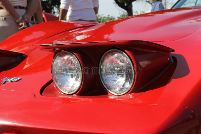 Rot Knallen Sie Oben Scheinwerfer Redaktionelles Foto - Bild von ...