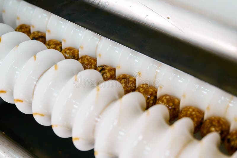 Rotary Candy Rounding Machine Demonstrating Dual-roller Candy Forming ...