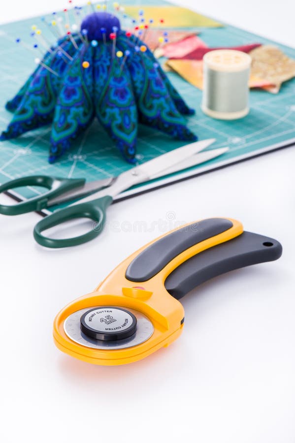 Rotary cutter stock photo. Image of ruler, scissors, quilt - 40874716