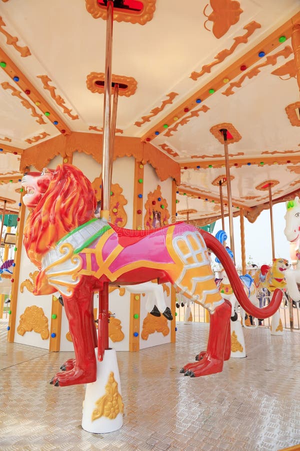 Rotary Facility for Animal Modeling in Amusement Park Stock Image - Image of rides, parks: 389940989