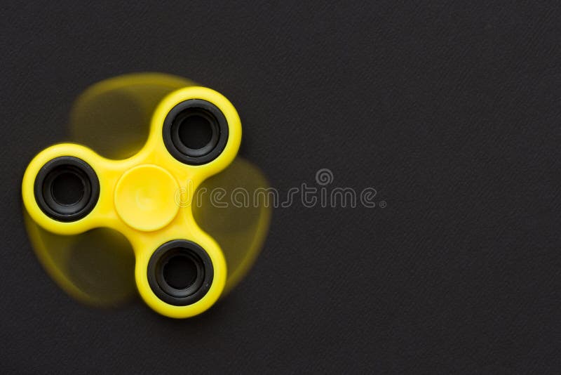 Rotating Yellow Cylinders with a Play of Tic-tac-toe for Children ...
