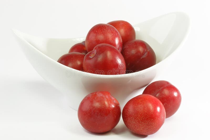 Rote Pflaumen stockbild. Bild von saft, frisch, pflaume - 4495721