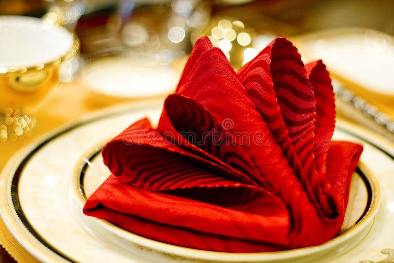 Rote Servietten stockfoto. Bild von phantasie, partei - 9695148