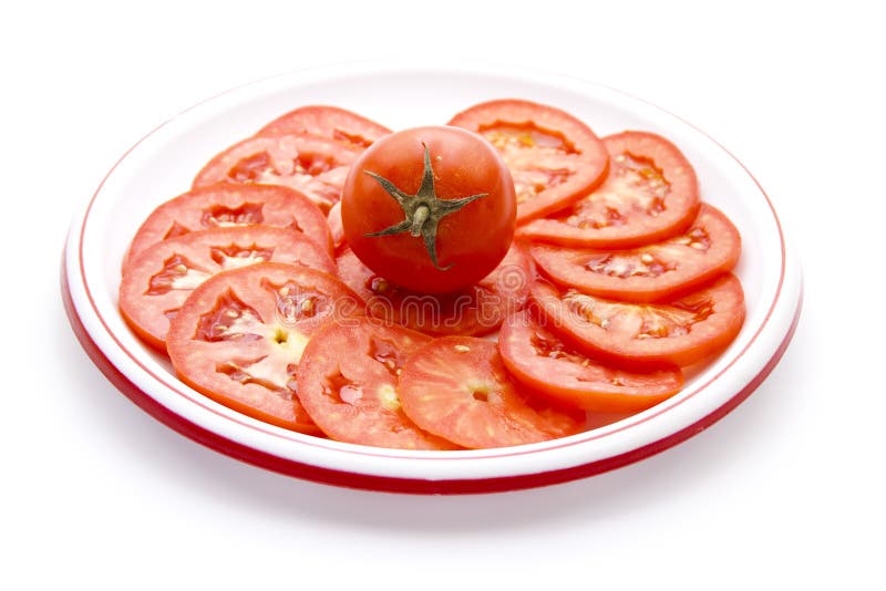 Rote Tomaten-Scheiben stockfoto. Bild von platte, gemüse - 32439252