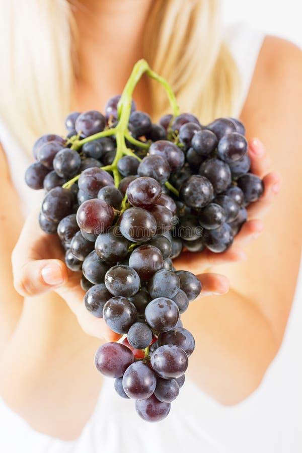 Rote Trauben der Frische stockfoto. Bild von frisch, rebe - 33833358