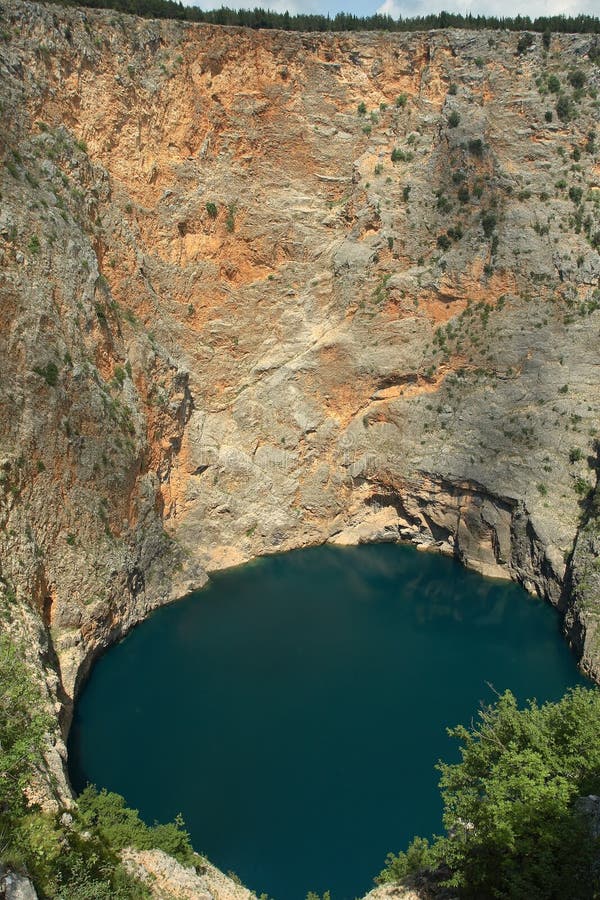 Roter See Imotski in Kroatien Stockfoto - Bild von paradies, reinheit ...