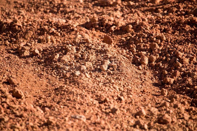 Roter Tonboden Auf Natur Als Hintergrund Stockfoto - Bild von gelände ...
