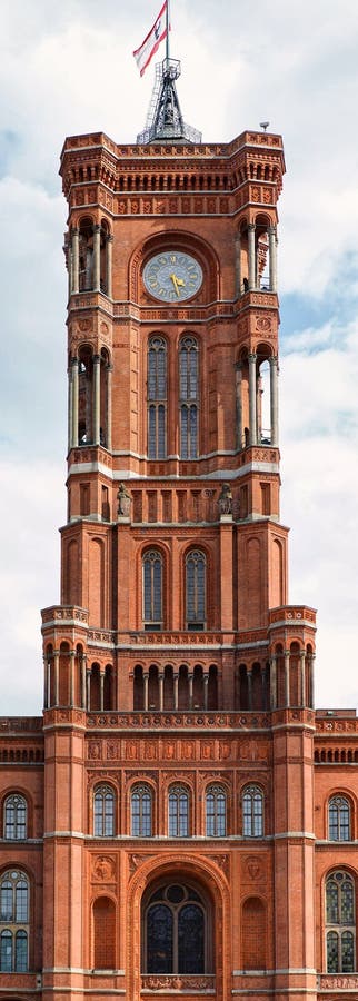 Rotes Rathaus Berlin stock image. Image of ruling, clock - 255680599