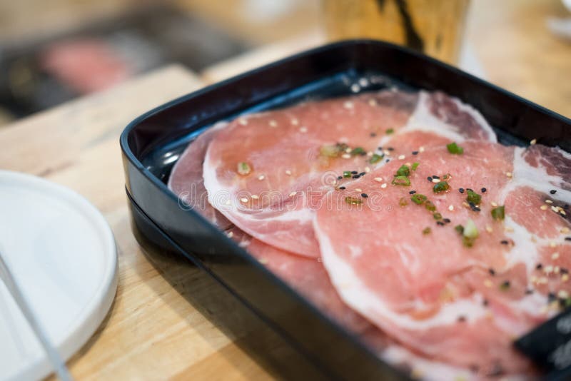 Rindfleisch, Das Auf Den Grill Vorbereitet Wird Hinterteilgrill Mit ...