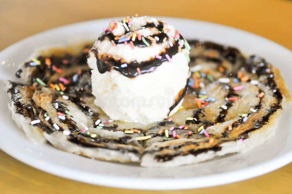 Roti with Ice Cream Topping Dish Stock Image - Image of topping ...