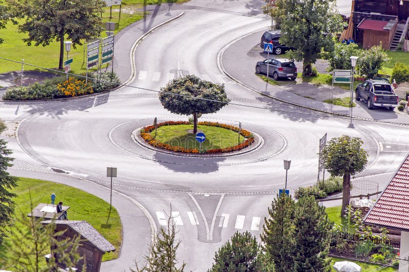 Rotonda, Automobili, Segno Della Rotonda E Strada Della Rotonda Cerchio ...