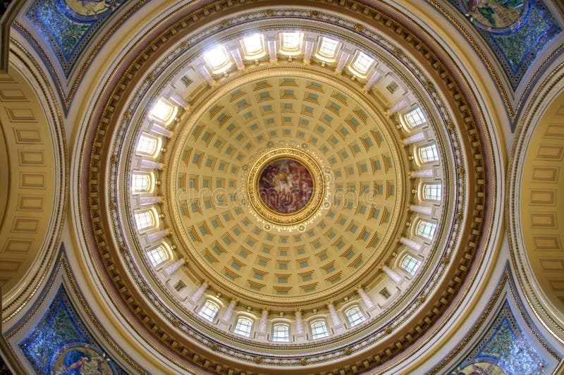 Rotonde stock afbeelding. Image of kalksteen, gebouw - 19620987