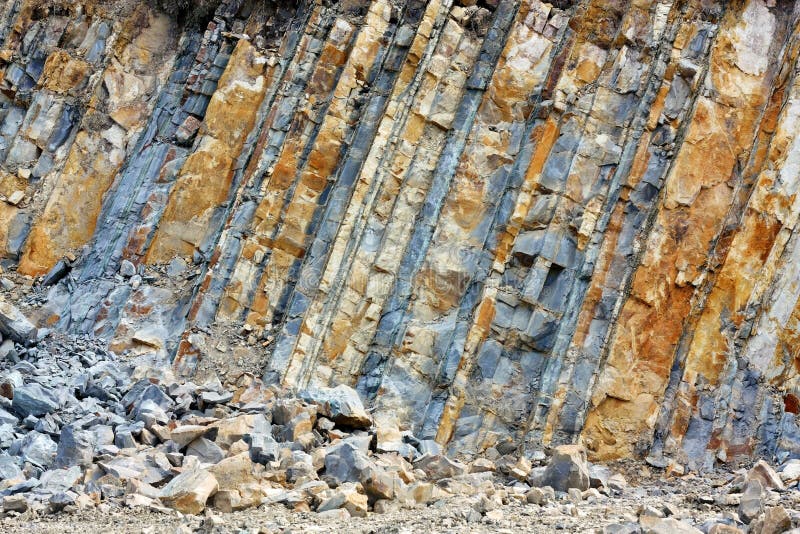Rotsachtige steile helling stock foto. Image of steen - 30812038
