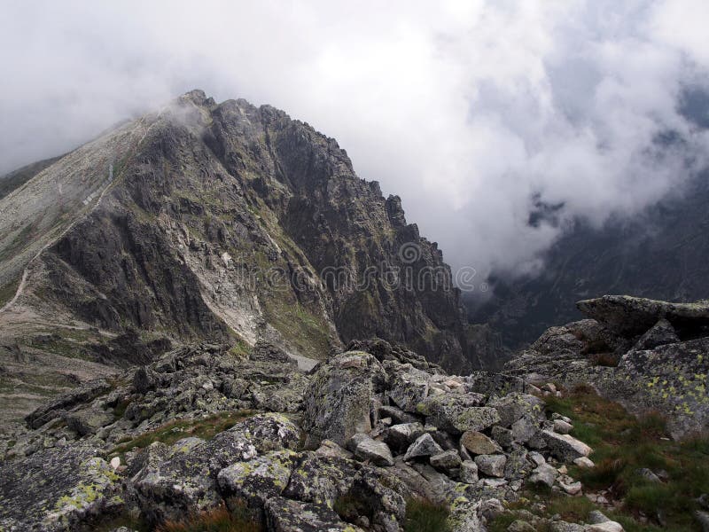 Rotsen stock foto. Image of kruipen, rotsen, landschap - 46062126