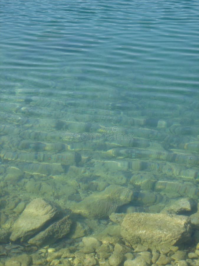 Rotsen Onder Water stock afbeelding. Image of mening, puin - 4512719