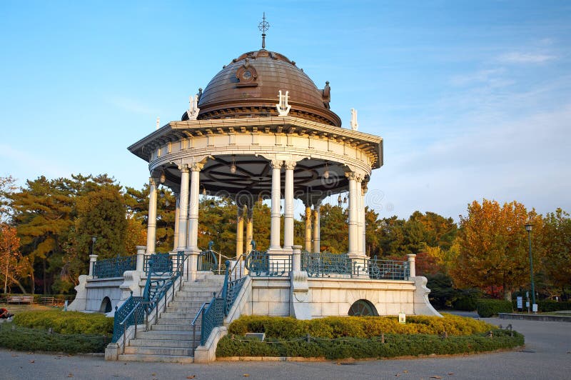 Rotunda stock photo. Image of beautiful, park, like, leaf - 16484578