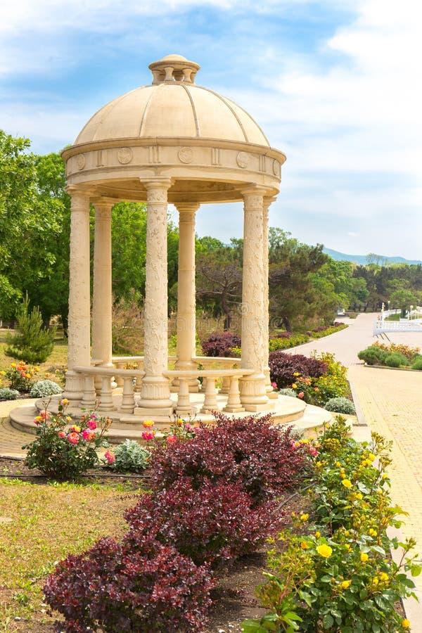 Rotunda in the park stock photo. Image of summer, tourism - 59921982