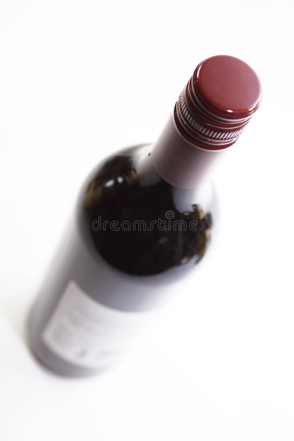 Rotwein-Flasche stockfoto. Bild von erfrischung, wein - 11937246