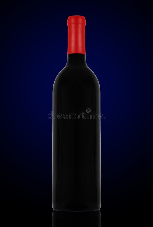 Rotwein und eine Flasche stockfoto. Bild von auslegung - 46003202