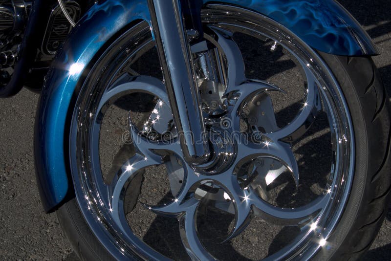 Roue de moto photo stock. Image du lumineux, moteur, soleil - 31357244