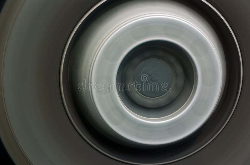 Roue de rotation de camion image stock. Image du lecteur - 11093947