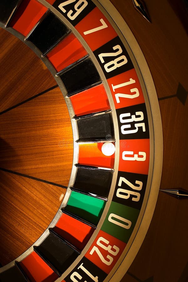 Roue de roulette image stock. Image du chanceux, gains - 315975
