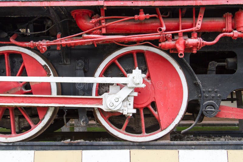 Roue De Train Sur Le Chemin De Fer Image stock - Image du véhicule ...