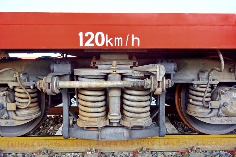 Roue de train sur la piste image stock. Image du extérieur - 14750295