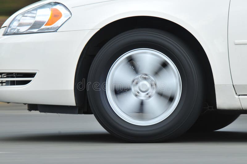 Roues de rotation image stock. Image du vitesse, route - 9902149