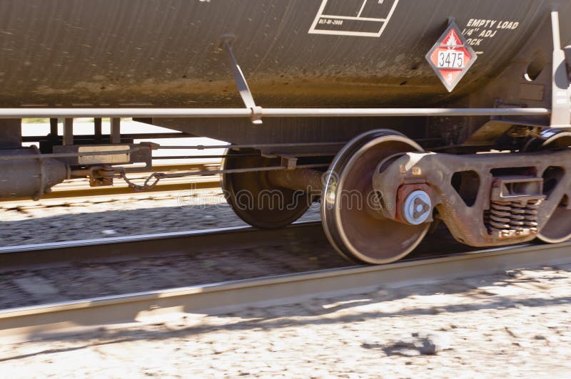 Rail De Train Sur Des Traverses Montrant Des Pandrols Photo stock ...