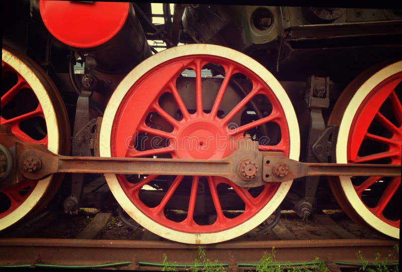 Roues De Train Sur Des Rails Photo stock - Image du passager, route ...