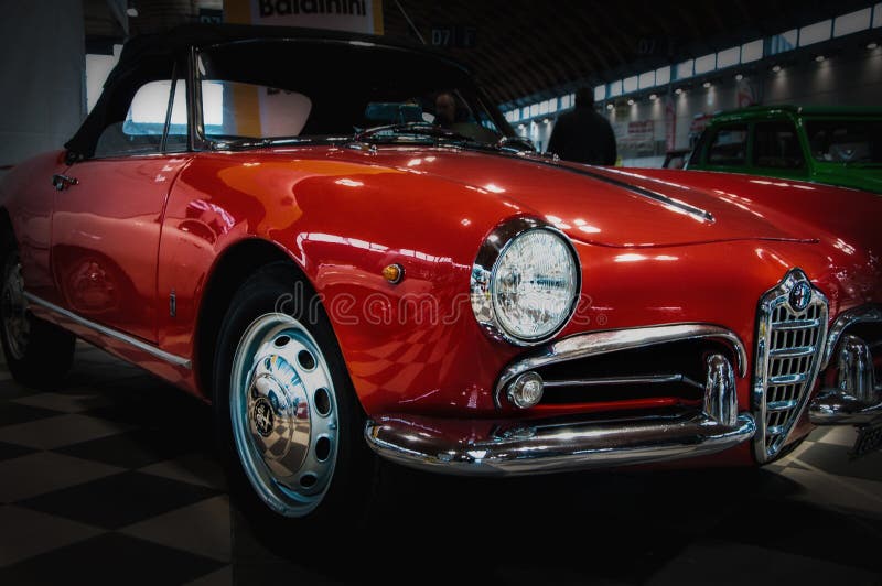 Rouge De Couleur De Spader De Romeo Giulia D'alpha Photo éditorial ...