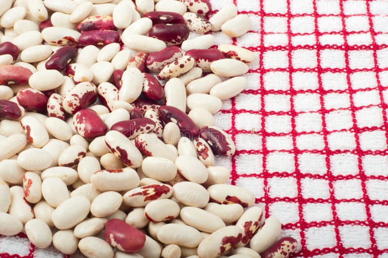 Rouge et haricots blancs photo stock. Image du sain, graine - 37473154