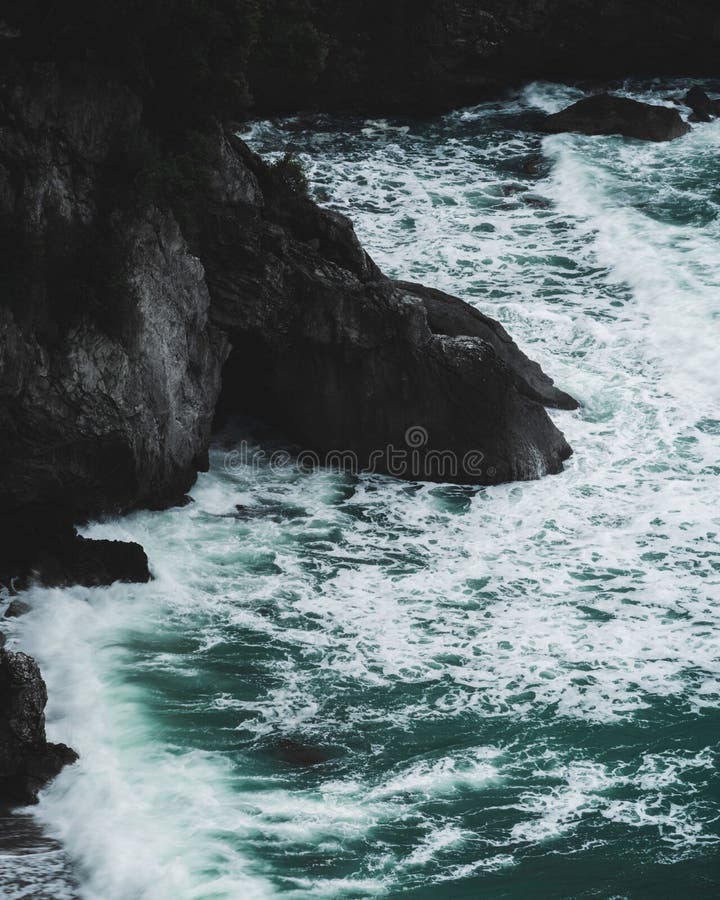 Rough Ocean Waves Against the Rocks Stock Image - Image of ocean, rock ...
