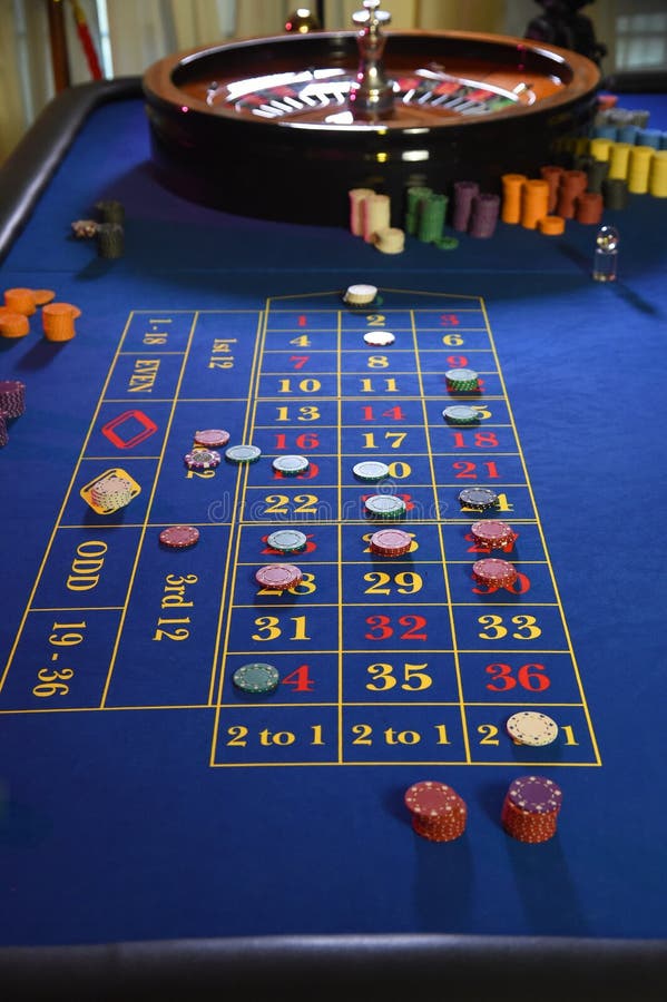 Roulette wheel gambling editorial image. Image of close - 90870310