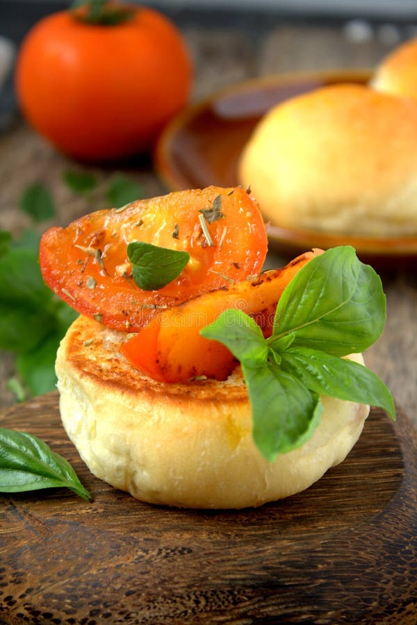 Rounb Bun and Tomatoes Grill Stock Image - Image of healthy, close ...