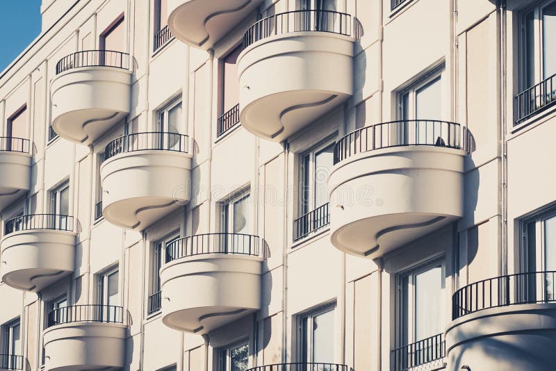 Round Apartment Building editorial photo. Image of facade - 44078146