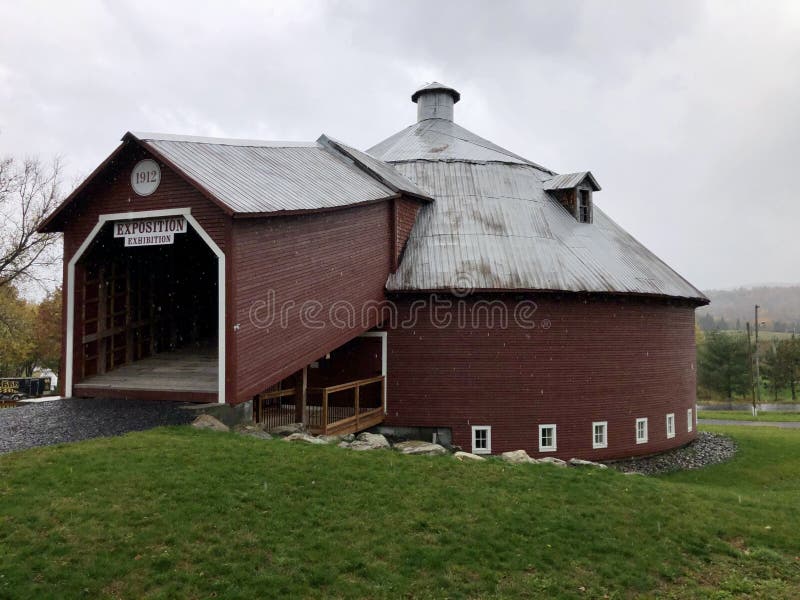 Round barn in Quebec stock image. Image of nature, circular - 255323257