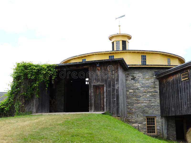 Round Stone Barn Wagon Entrance at Shaker Village Stock Photo - Image ...