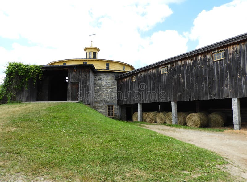Shaker Round Stone Barn Wagon Woodshed Entryway Stock Image - Image of ...