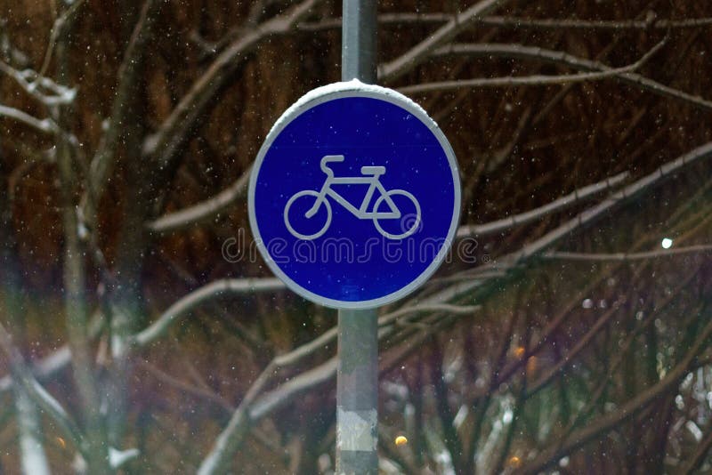 Round Bicycle Sign Transit for Bicycles. Bicycle Road Sign. Winter ...