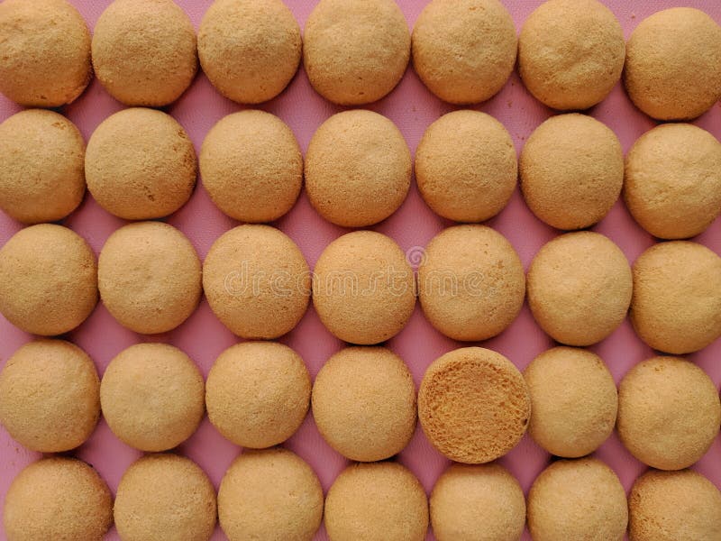 Round Biscuit Pattern Background, Biscuits Neatly Arranged Stock Photo ...