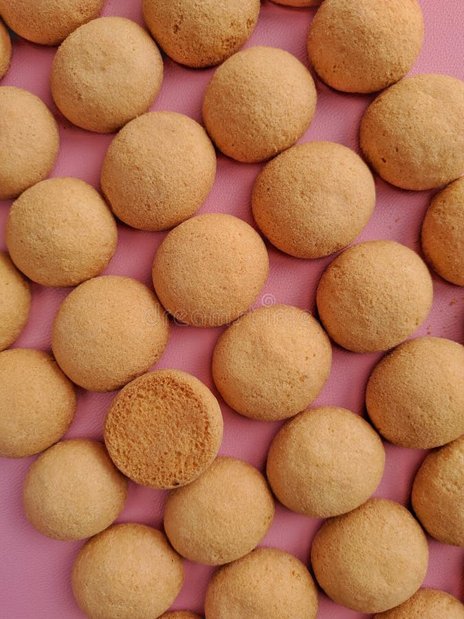 Round Biscuit Pattern Background, Biscuits Arranged in a Heart Shape or ...