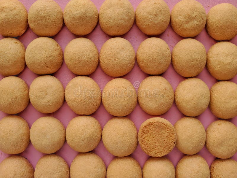 Round Biscuit Pattern Background, Biscuits Arranged in a Heart Shape or ...