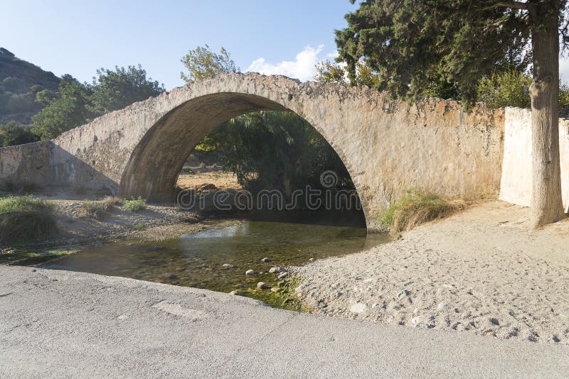Round the Bridge. Traditional Arch Bridge Stock Image - Image of ...